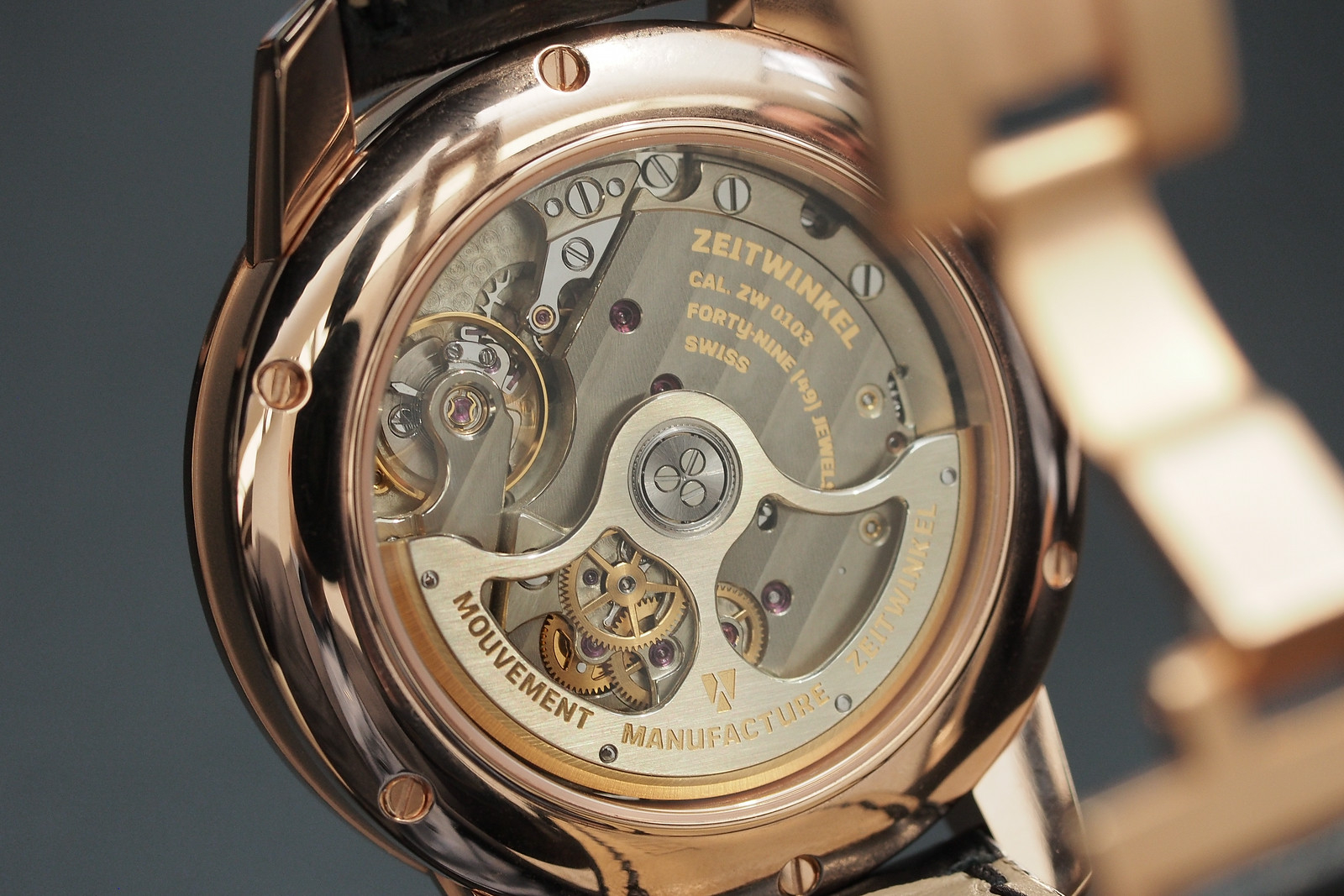 The Zeitwinkel 273° in rose gold | Professional Watches