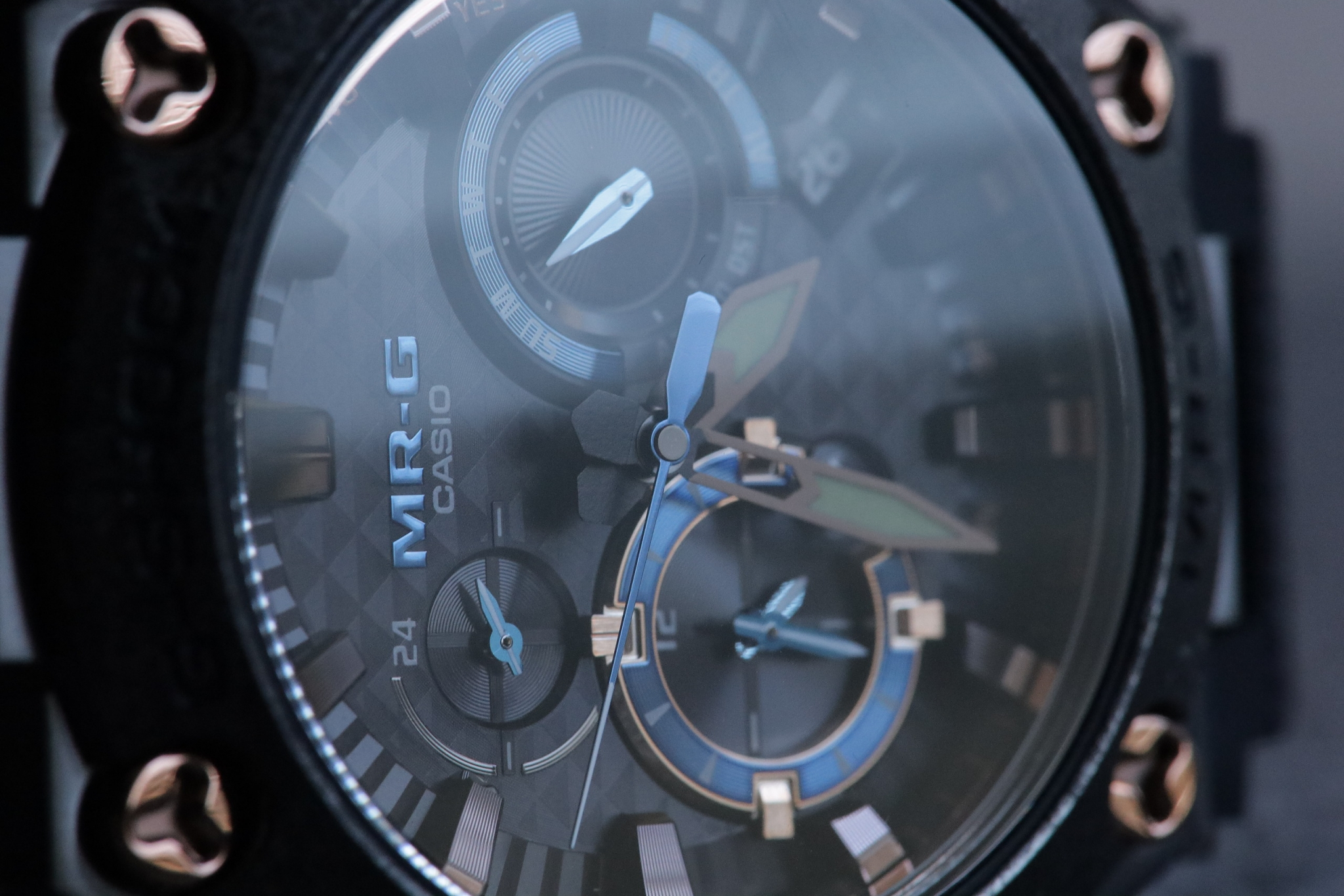 Review: MR-G "Kachi-Iro" MRG2000 | Professional Watches