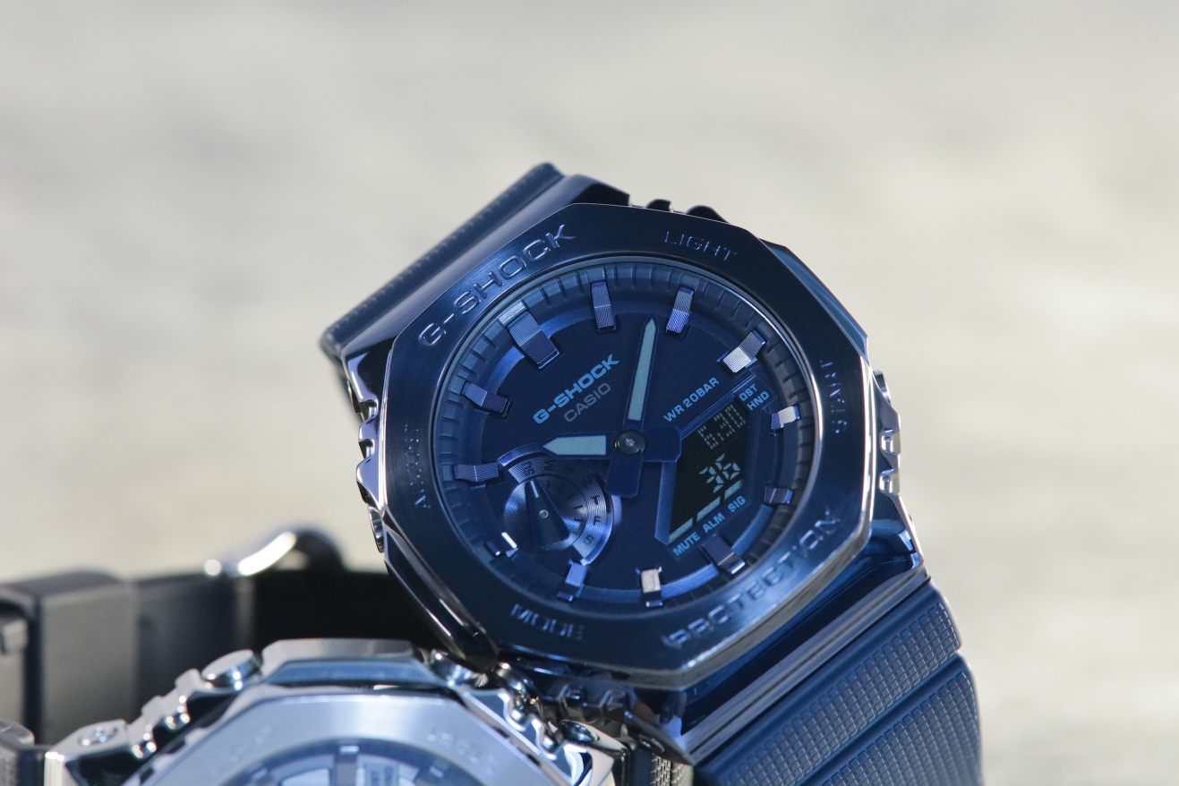 Review: G-Shock GM2100 Metal Covered "CasiOak" | Professional Watches