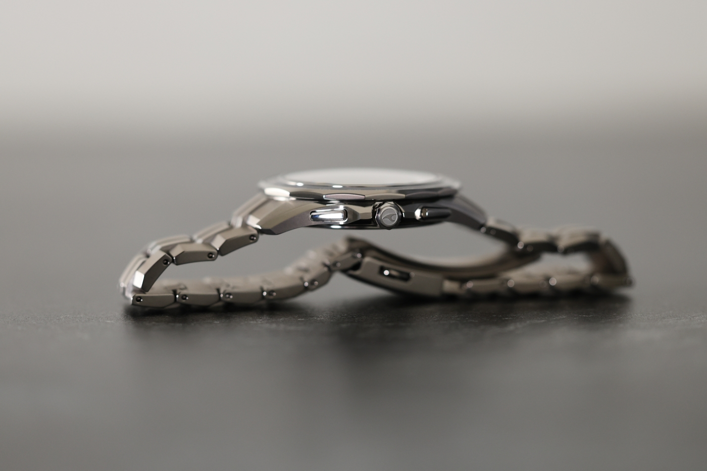 Oceanus Manta S7000 Review | Professional Watches